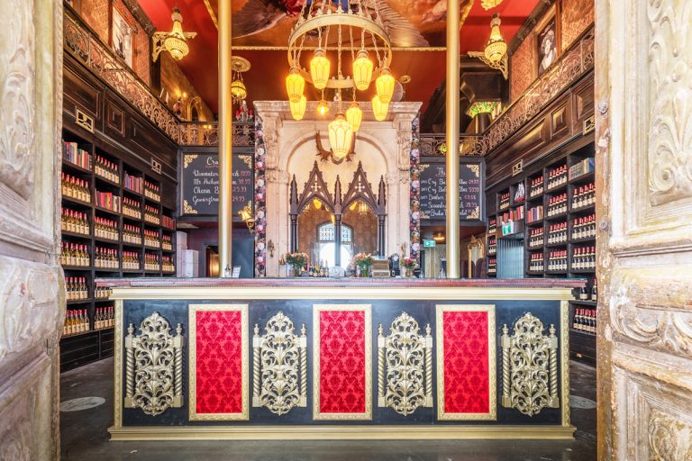 In the shadow of the volcano - VITIS